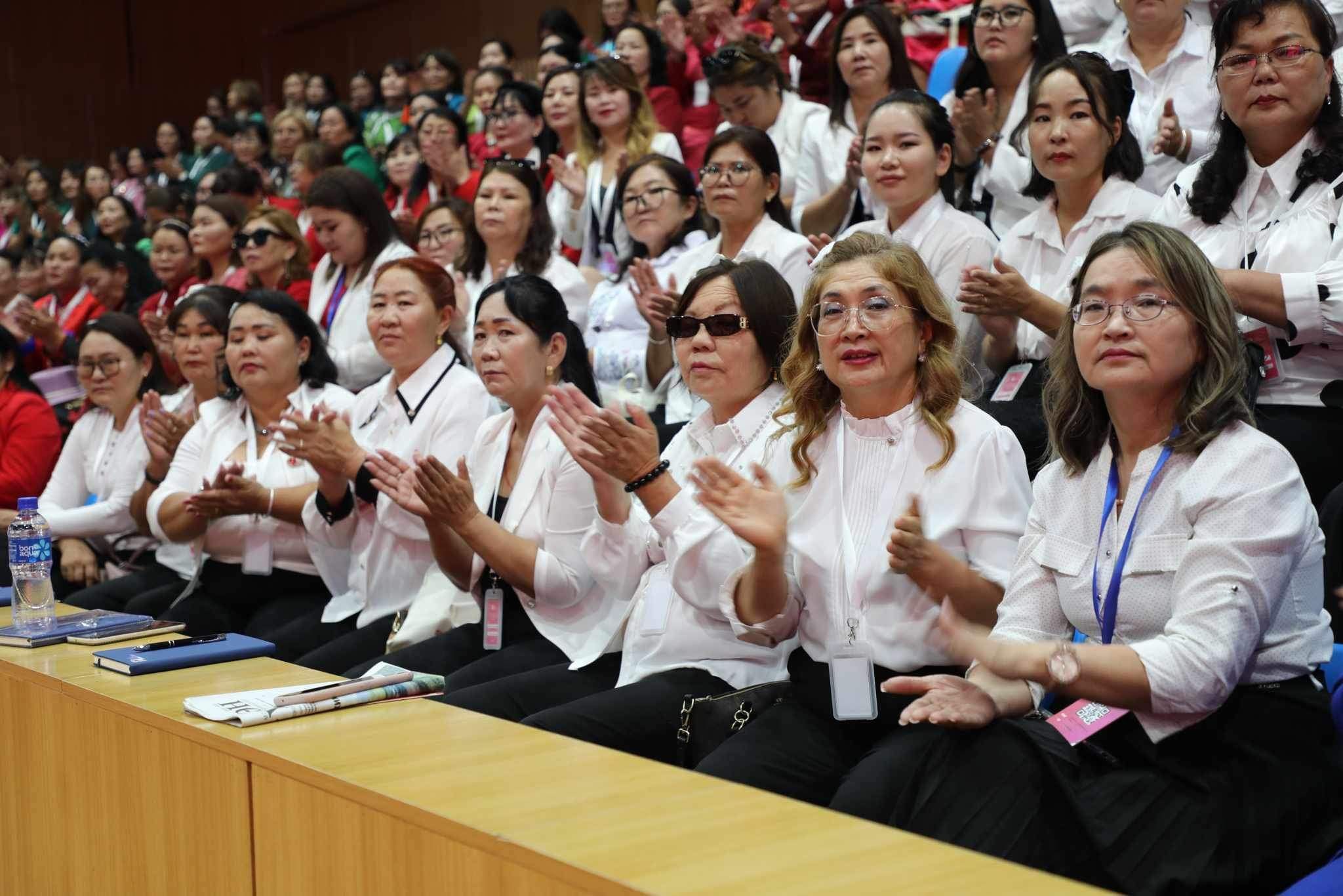 Социал демократ монголын эмэгтэйчүүдийн холбооны зүүн болон говийн бүсийн чуулган эхэллээ