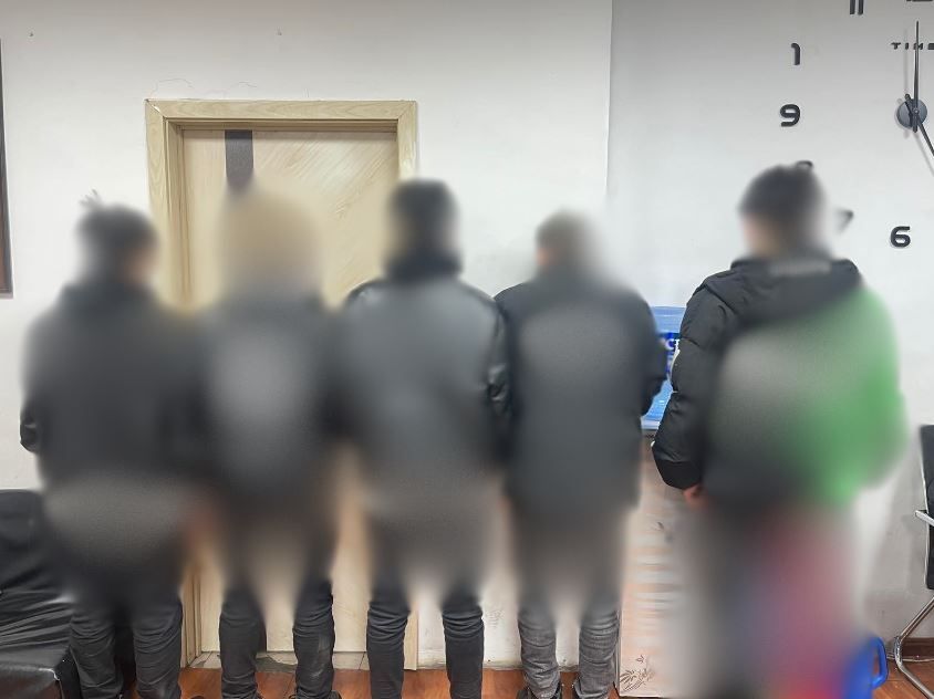 Хүүхэд сүрдүүлэн дээрэмдсэн бүлэг этгээдүүдийг баривчилжээ