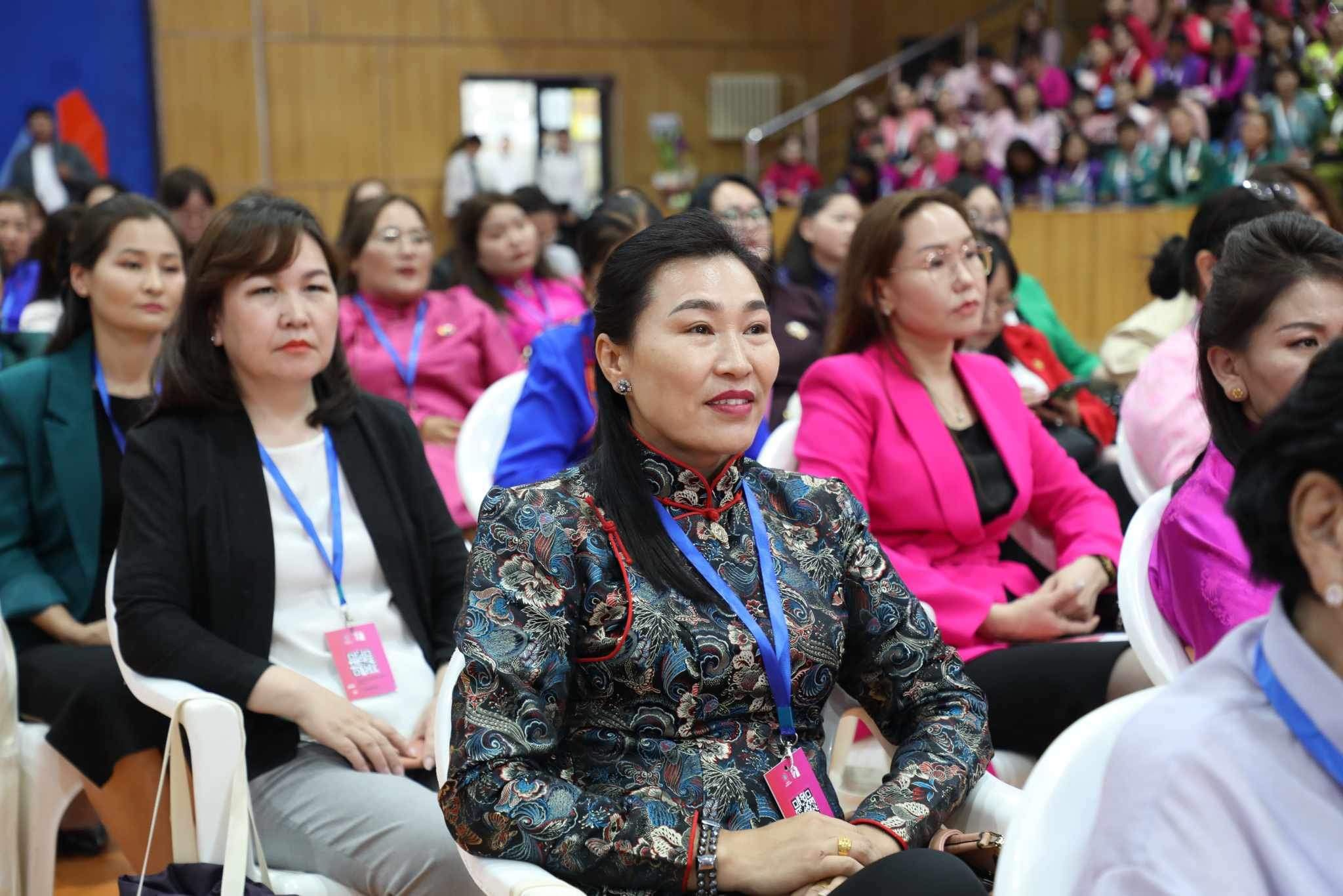 Социал демократ монголын эмэгтэйчүүдийн холбооны зүүн болон говийн бүсийн чуулган эхэллээ