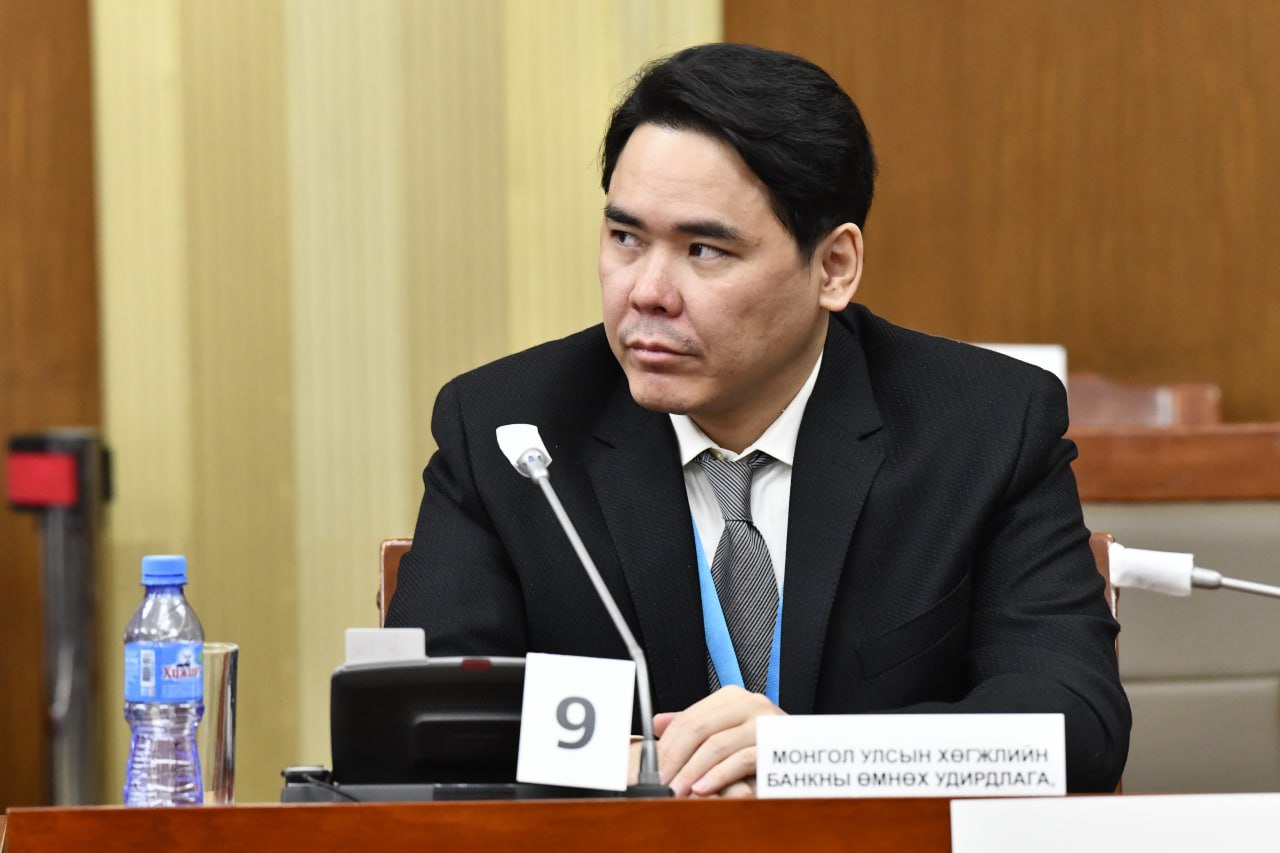 Сонсгол Кью Эс Си г Хөгжлийн банкинд өөрийн хүнээ оруулж зээл авахад нөлөөлсөн гэж үзэв