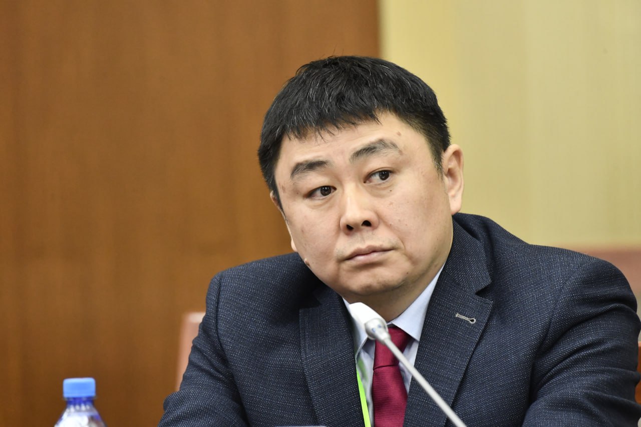 Сонсгол Кью Эс Си г Хөгжлийн банкинд өөрийн хүнээ оруулж зээл авахад нөлөөлсөн гэж үзэв