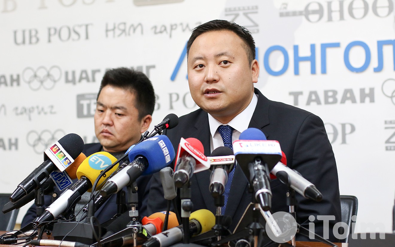 Хуульчид УИХ болон Цэцийн зарим гишүүнийг эгүүлэн татах асуудлаар Цэцэд