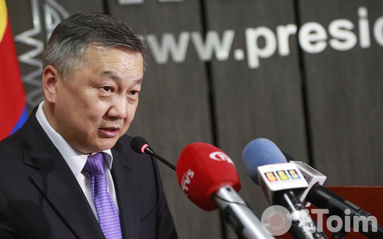 З Энхболд Ерөнхийлөгч Цэцийн гурван гишүүнийг иргэдийн саналаар тодруулах асуудлыг ярьж байна