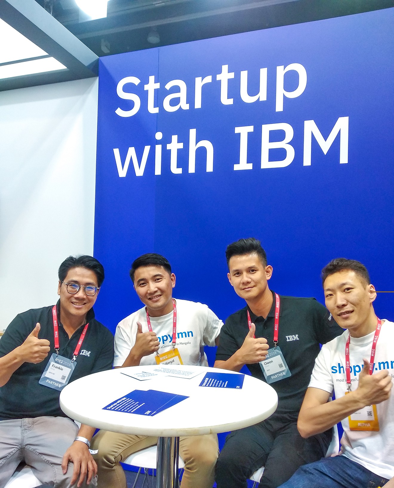 shoppy.mn: Бид мөрөөдөл рүүгээ нэг шат ахилаа, цахим худалдааны ...