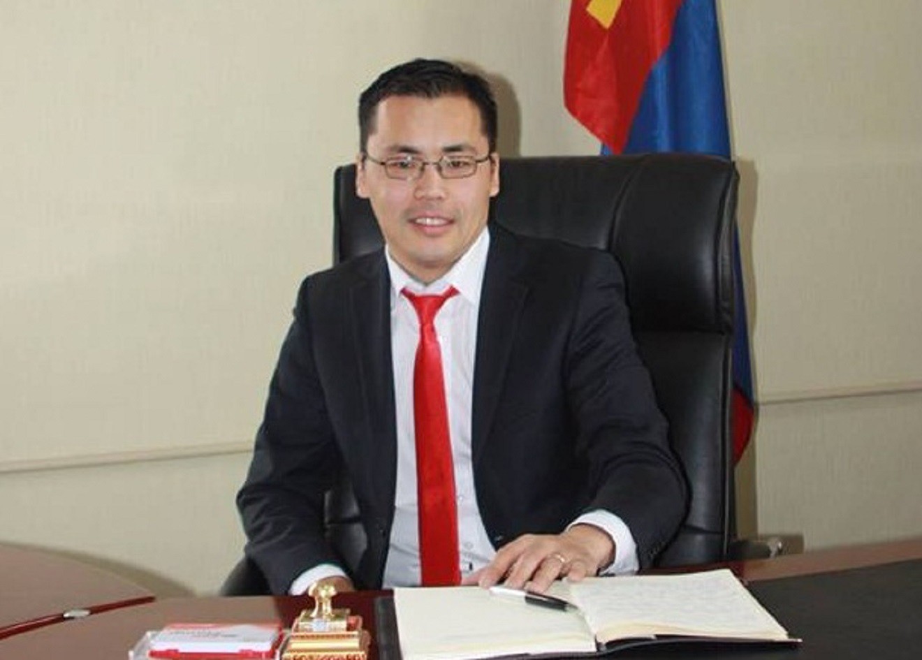 С Мандахбат Үндсэн хуулийн 6 2 т орох нэмэлт өөрчлөлт батлагдвал Монгол уул уурхайн салбаргүй