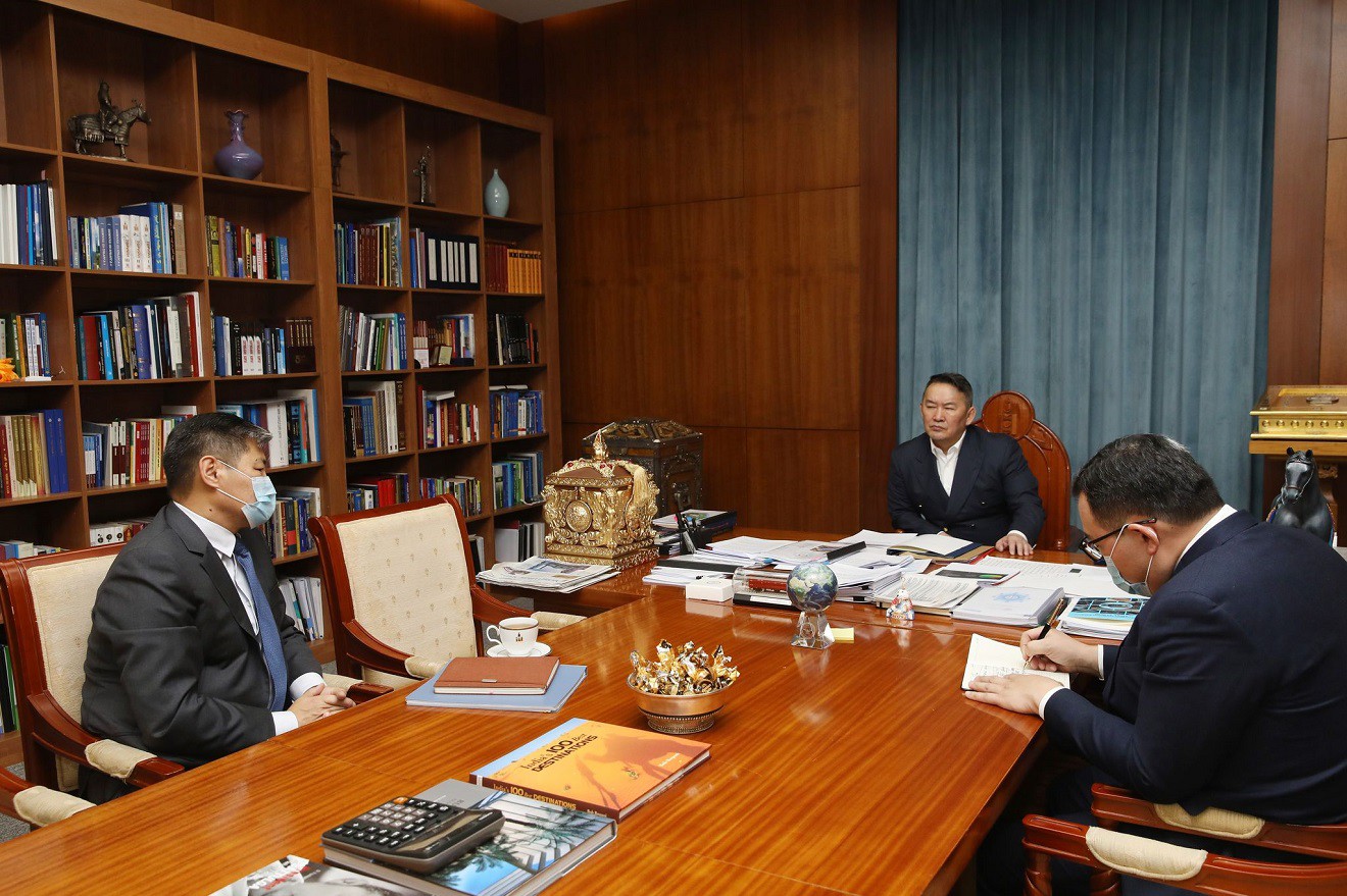 Ерөнхийлөгч Х Баттулга Монгол Улсаас БНХАУ д суугаа Элчин сайд Т Бадралыг хүлээн авч уулзлаа