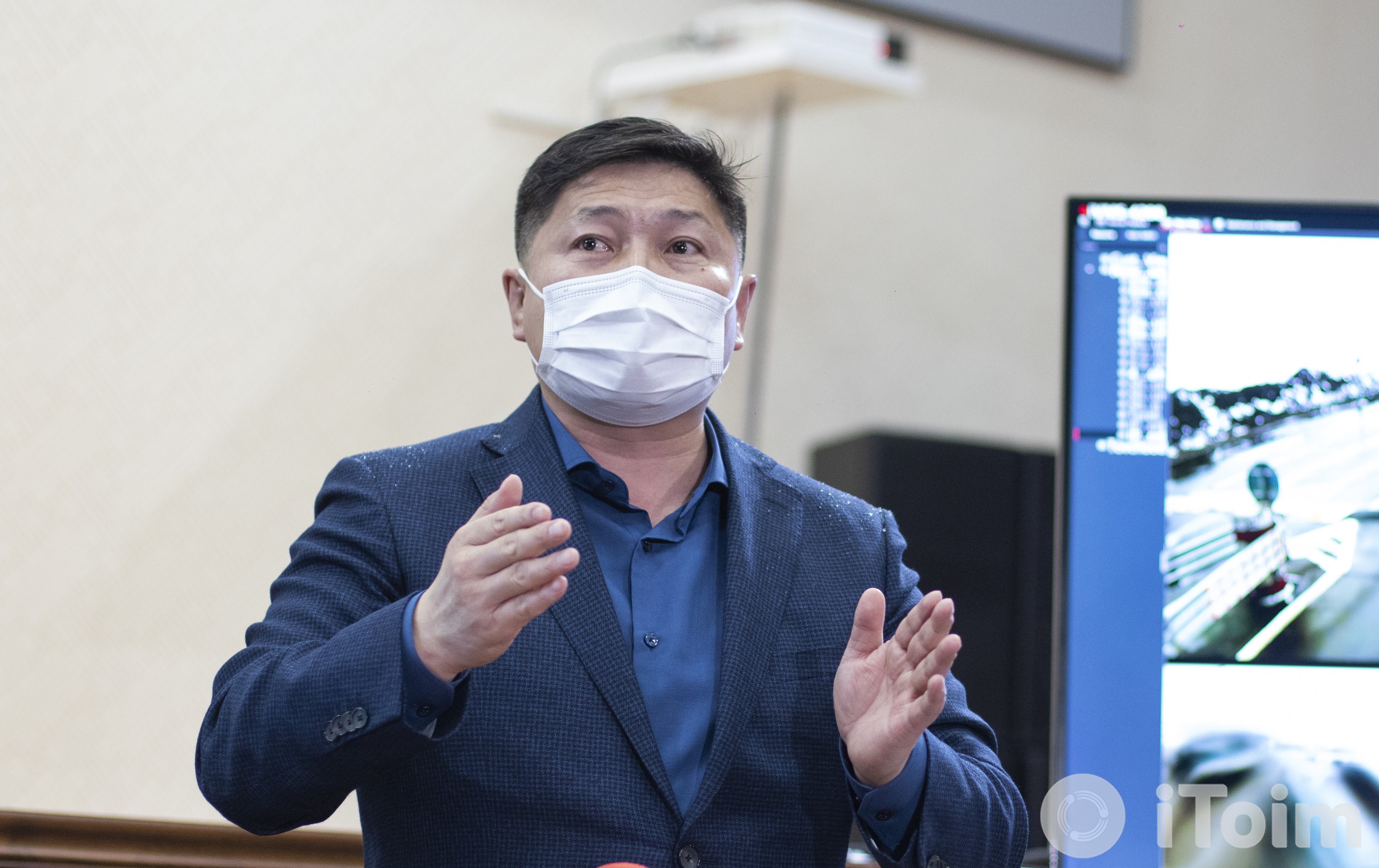 Itoim Х Нямбаатар Ерөнхийлөгчийн хуульд өөрчлөлт оруулах хуулийн төсөл боловсруулж байгаа