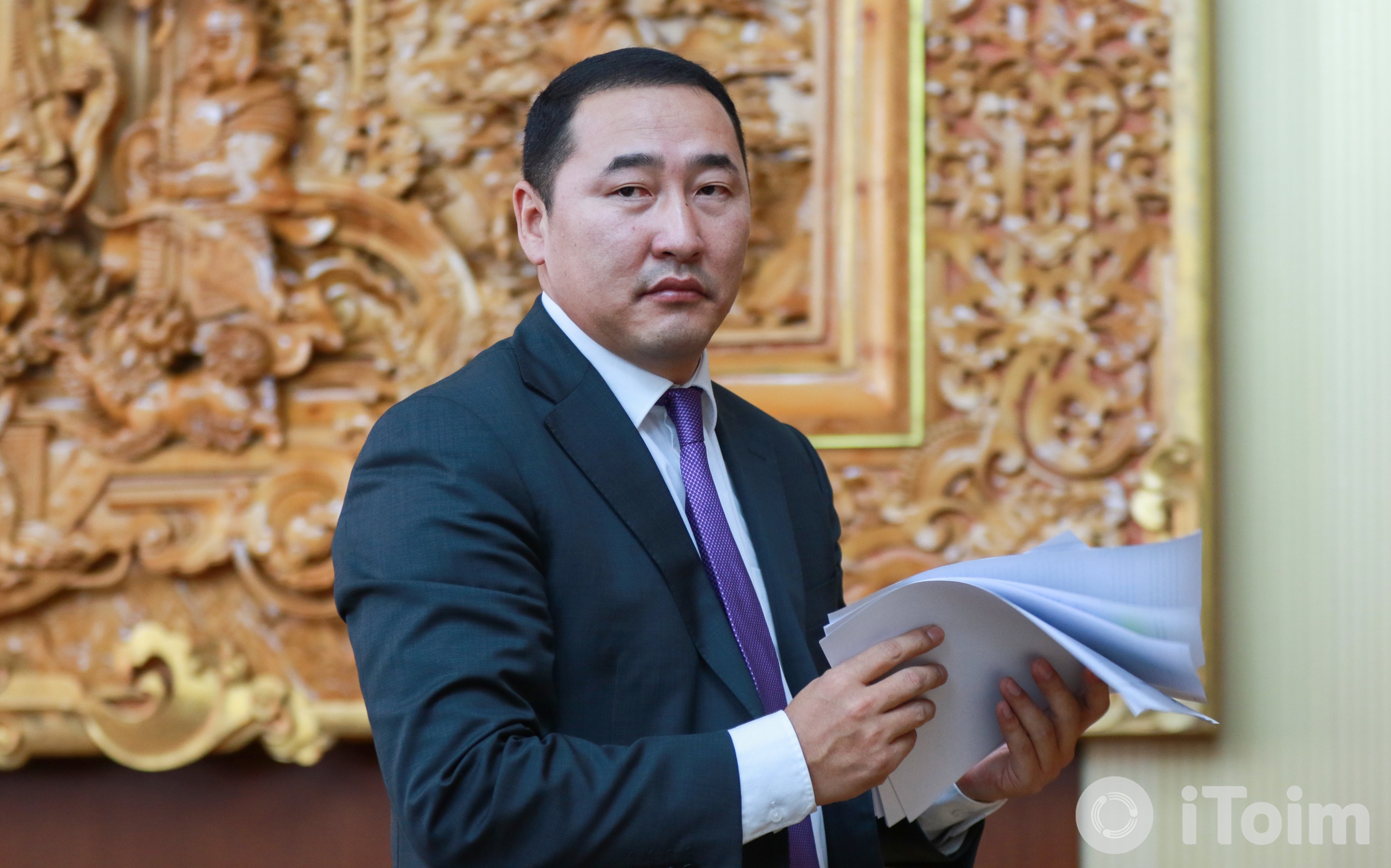 Ж Мөнхбат гишүүний эхнэр гомдлоо татжээ