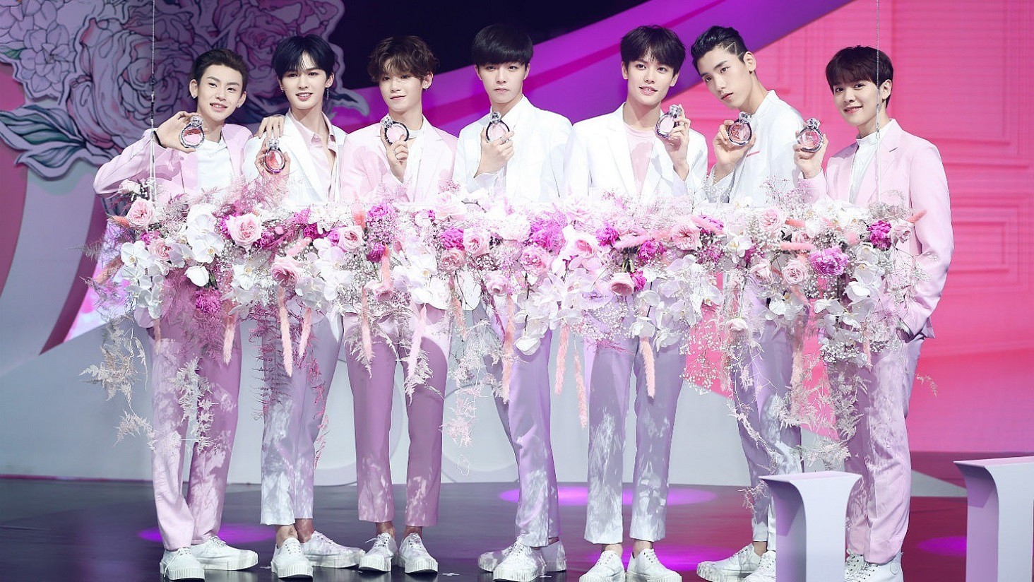 Хятадын эрх баригчид эмэгтэйлэг төрхтэй оддыг телевизээр гаргахыг хязгаарлана