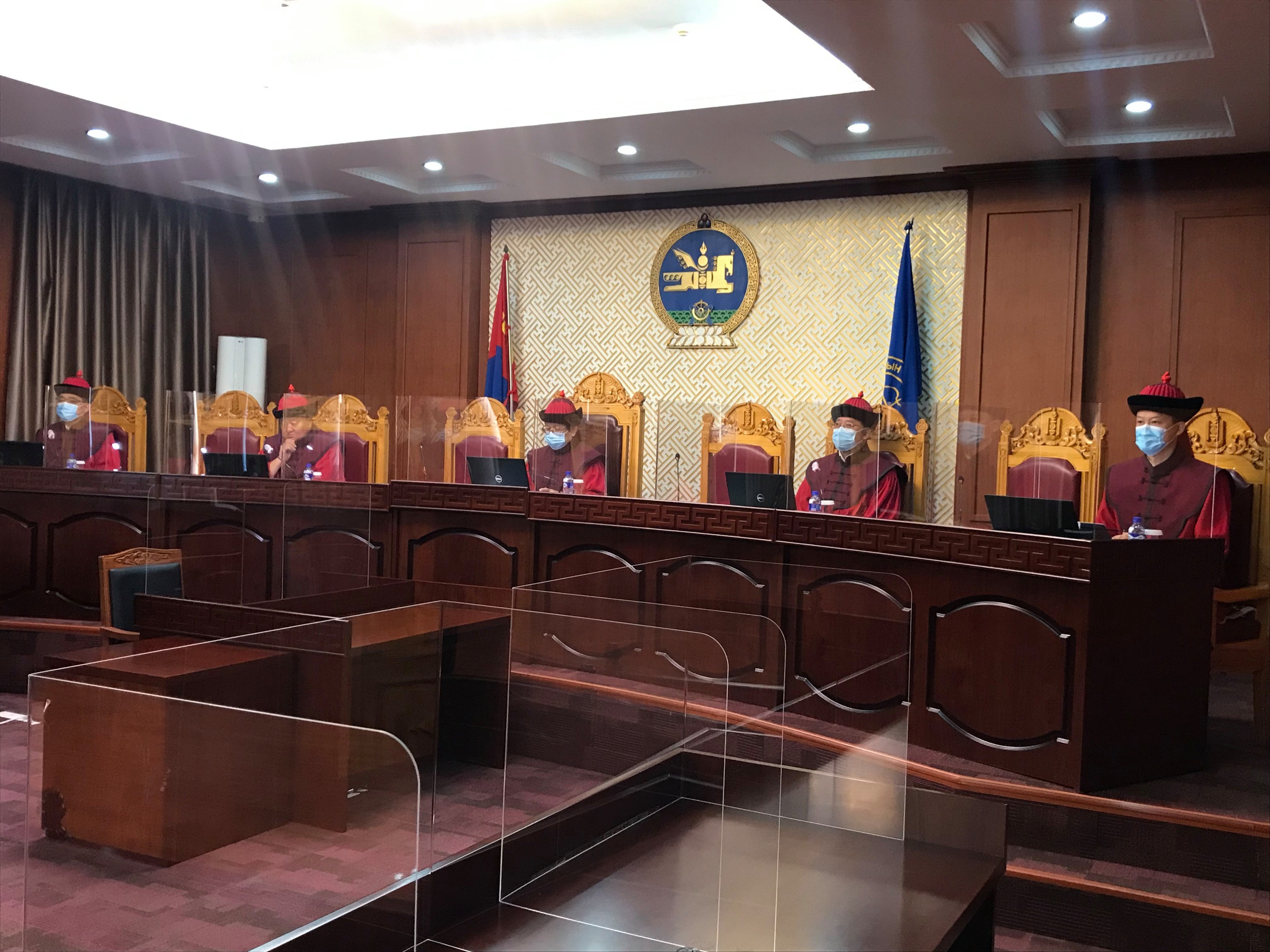 Цэц Эрүүгийн хэрэг хянан шийдвэрлэх тухай хуулийн зарим заалт Үндсэн хууль зөрчсөн гэж үзлээ