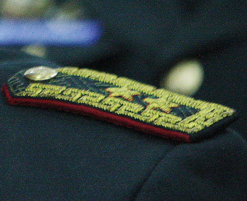 Батлан хамгаалахын зургаан генералд мэдэгдэх хуудас өгчээ