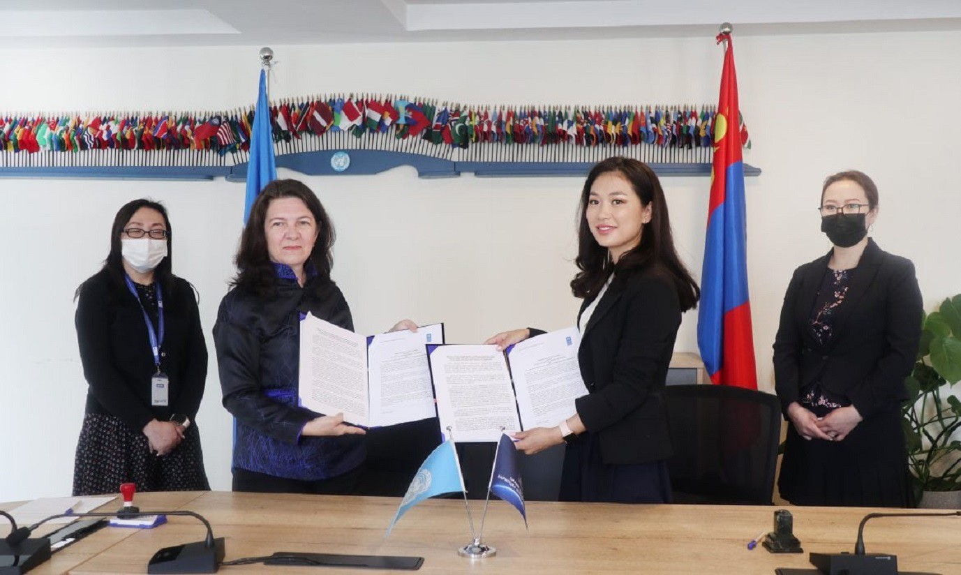 Itoim Цахим хөгжил харилцаа холбооны яам НҮБ ын Хөгжлийн хөтөлбөртэй хамтран ажиллах санамж