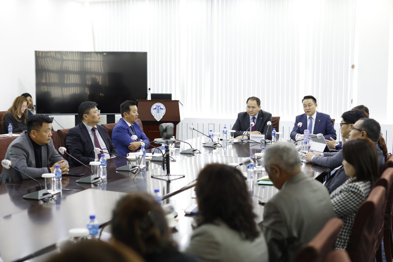 Төрийн бүтээмжийг нэмэгдүүлэх зорилготой тогтолцооны өөрчлөлтийг хувийн хэвшлийнхэнд танилцууллаа