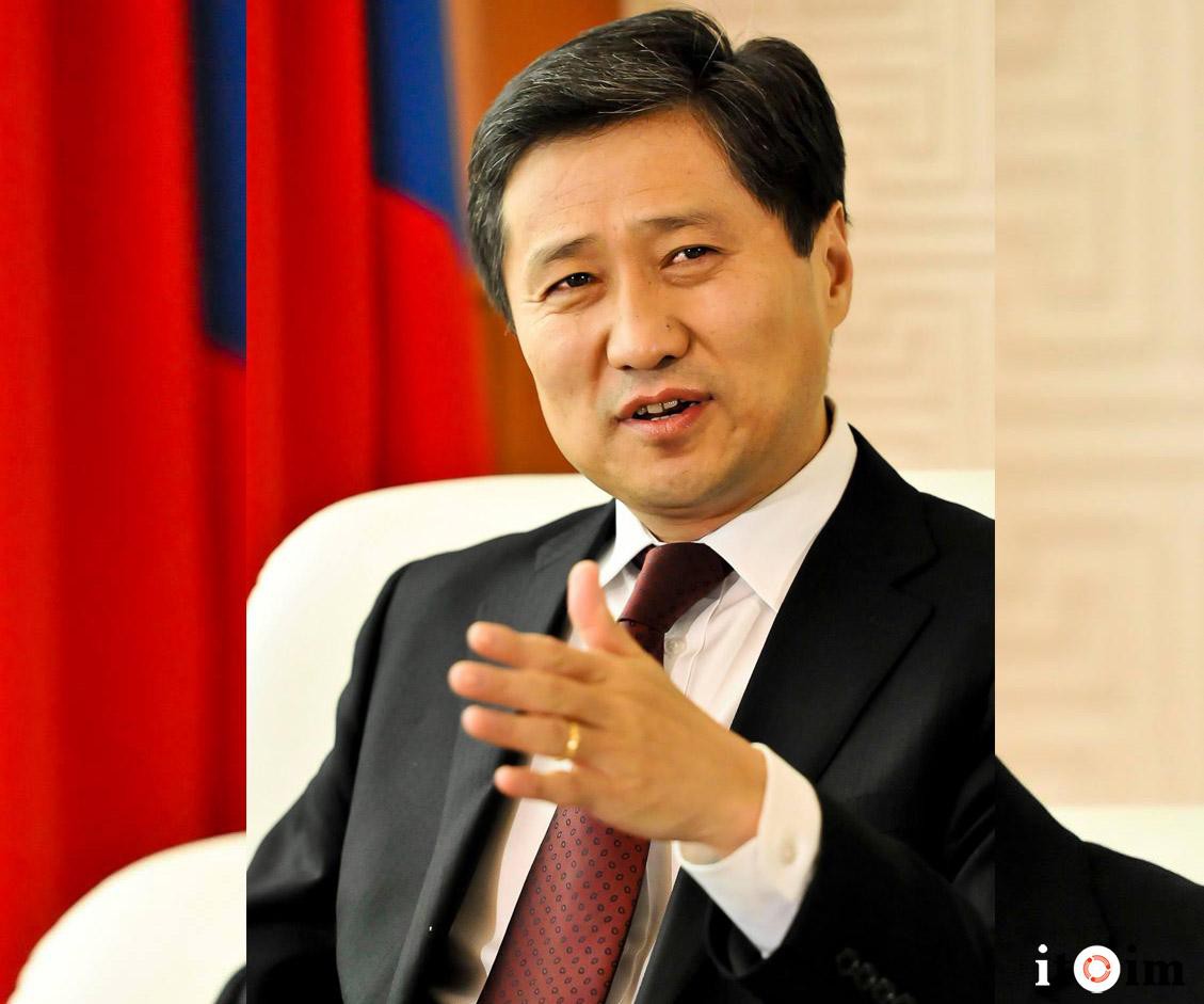 Сү.Батболд: Өрийг өрөөр дарах нь архиар шараа тайлахтай адилхан