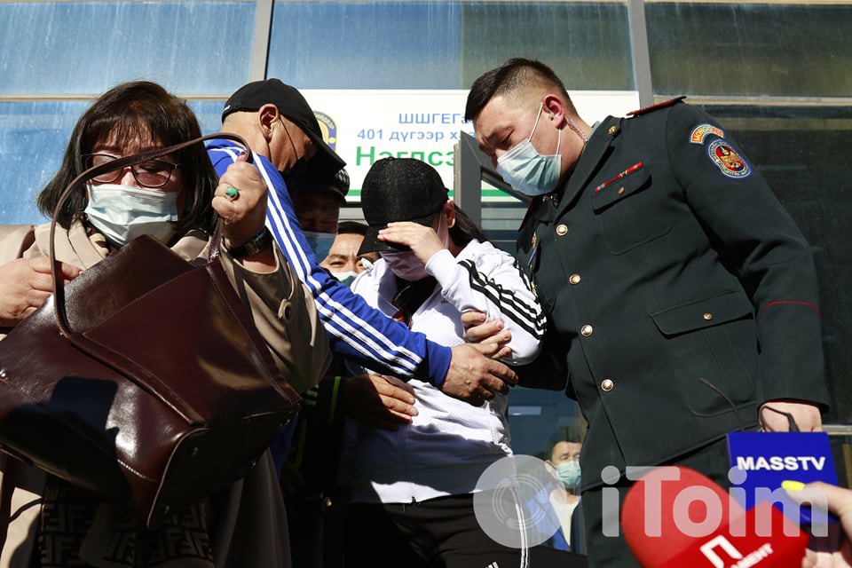 Фото Т Чимгээ Б Содномдаржаа нарыг суллалаа