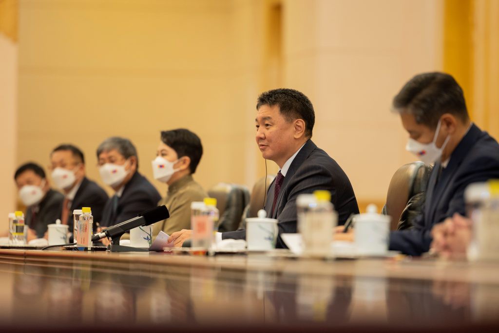 Ерөнхийлөгч У Хүрэлсүхэд БНХАУ ын Төрийн зөвлөлийн Ерөнхий сайд Ли Көчян бараалхав