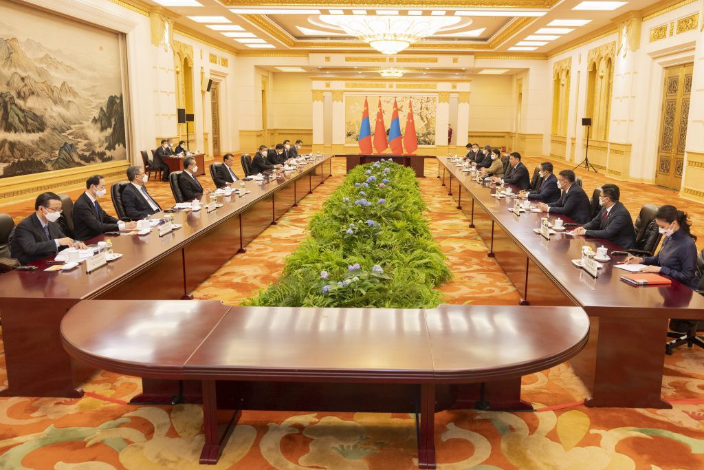 Ерөнхийлөгч У Хүрэлсүхэд БНХАУ ын Төрийн зөвлөлийн Ерөнхий сайд Ли Көчян бараалхав