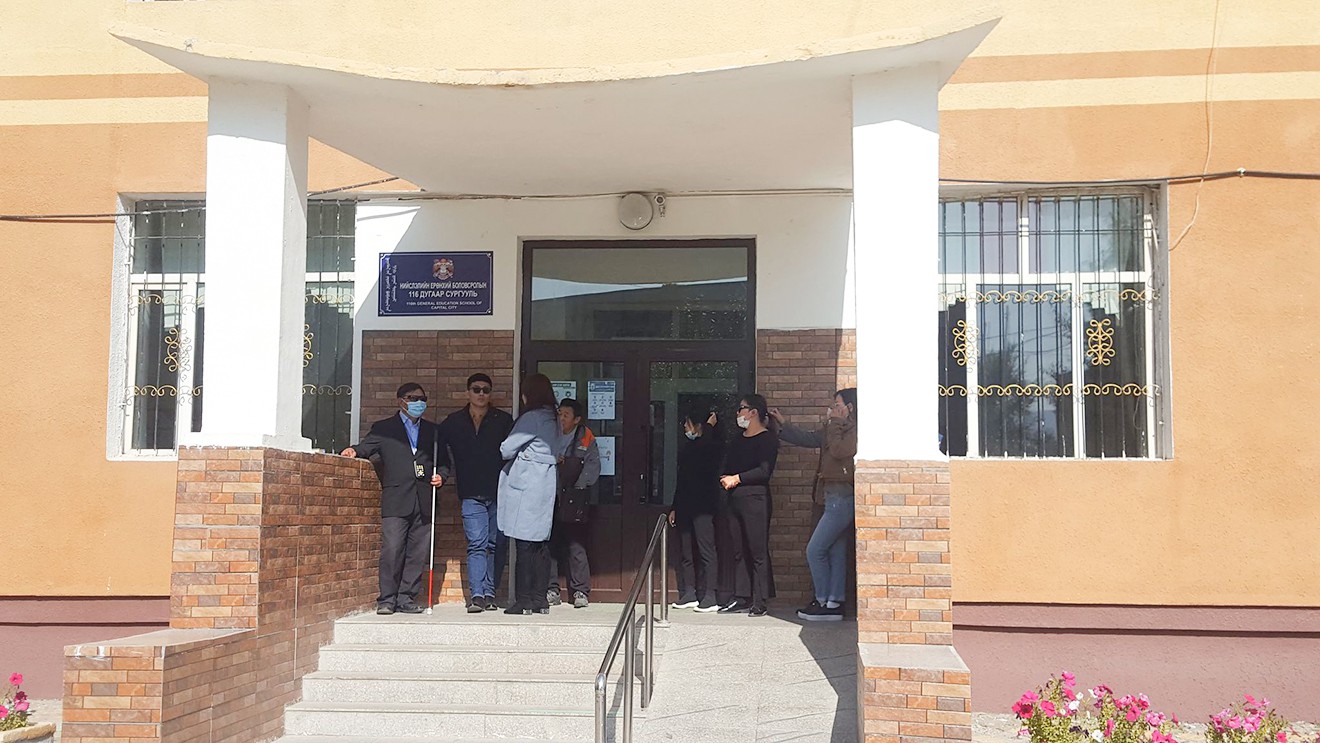 БШУЯ тусгай хэрэгцээт сургуулиудын захирлаар мэдлэггүй архины хамааралтай хүмүүсийг томилжээ